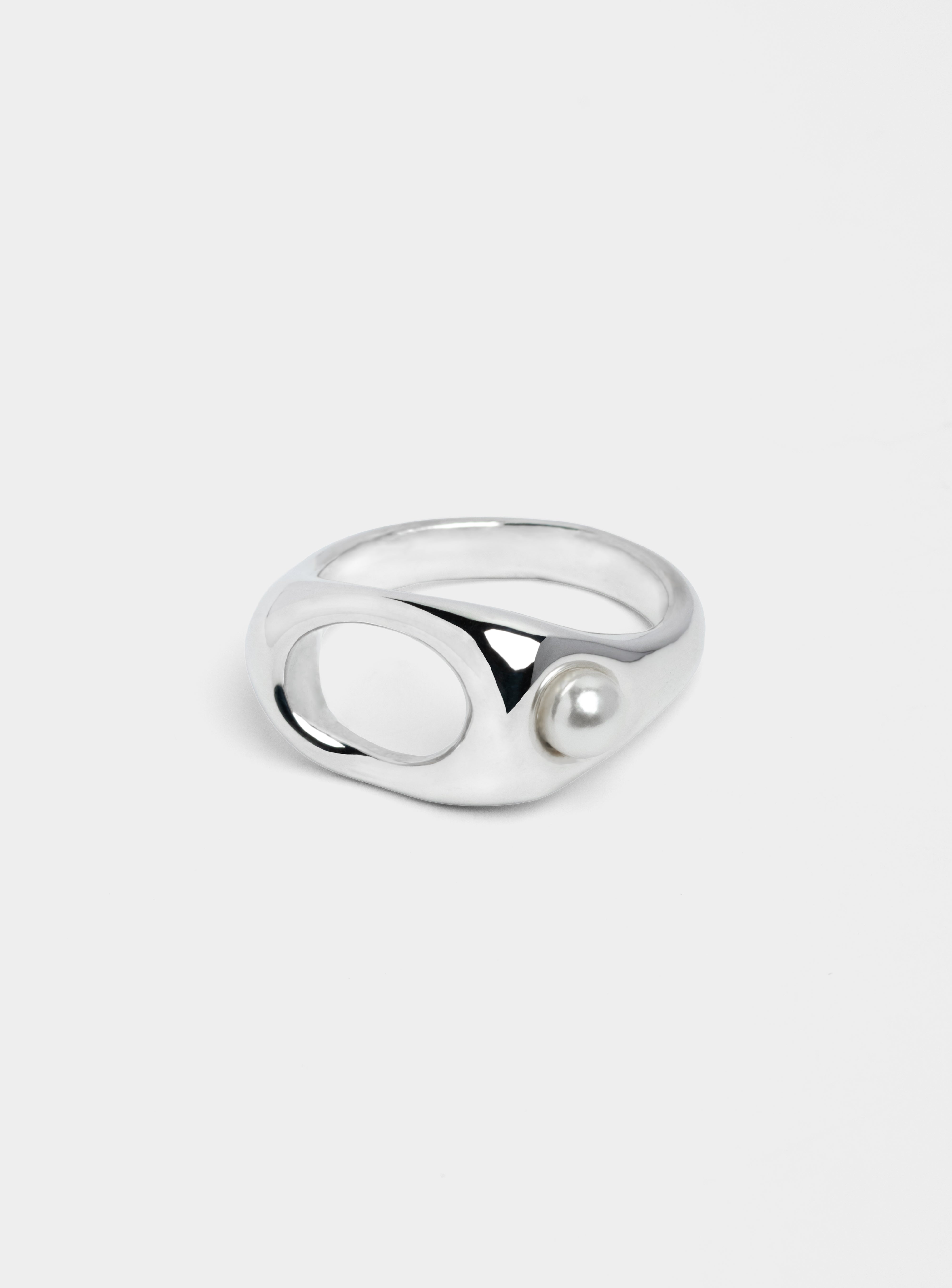 Hollow Pearl Ring – j.HENNESSY
